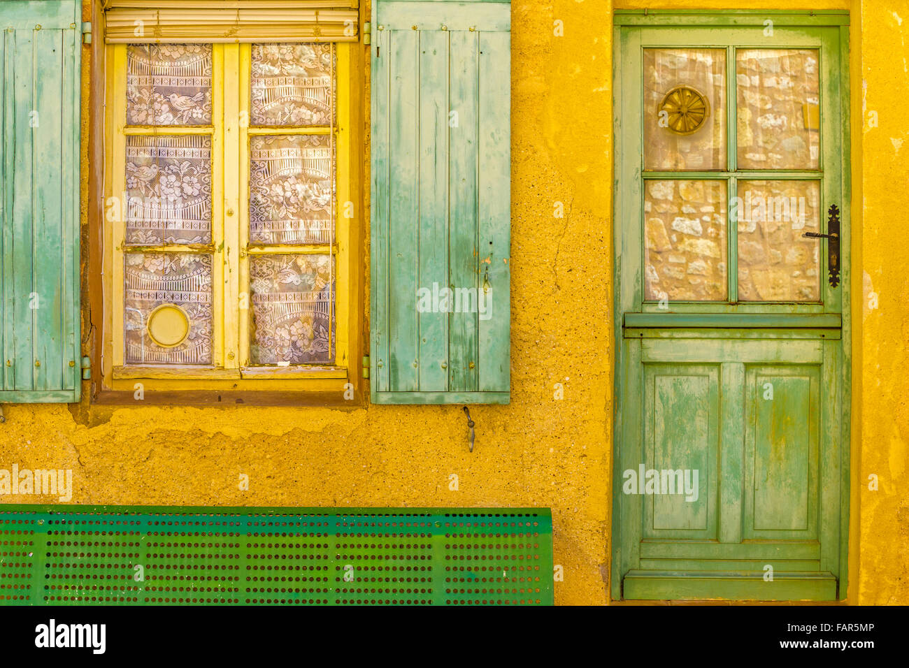 Shutter provence hi-res stock photography and images - Alamy