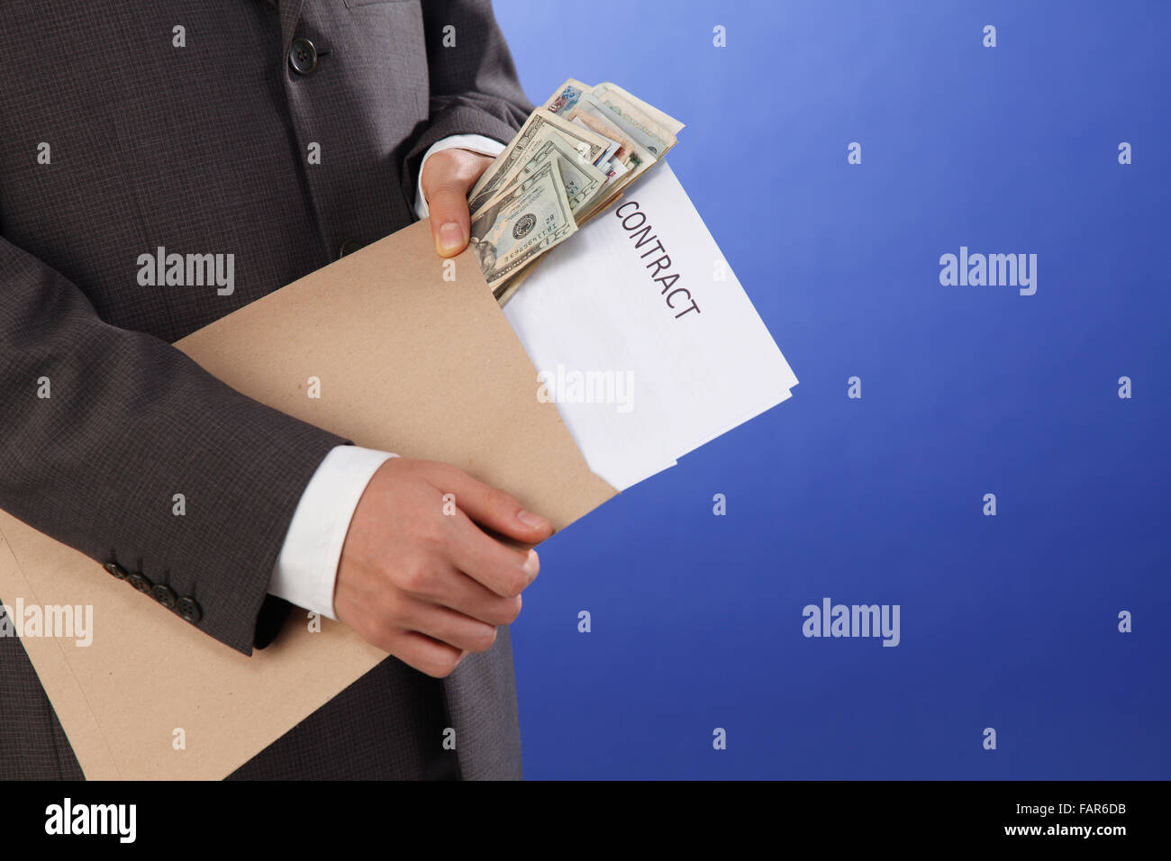 Money contract hi-res stock photography and images - Alamy
