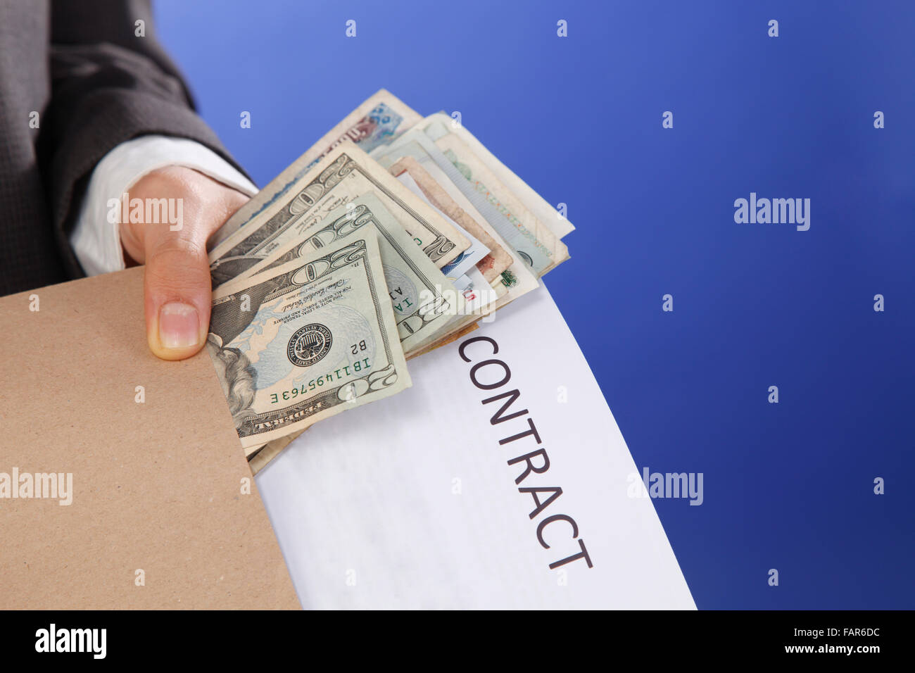 Holding award envelope hi-res stock photography and images - Alamy