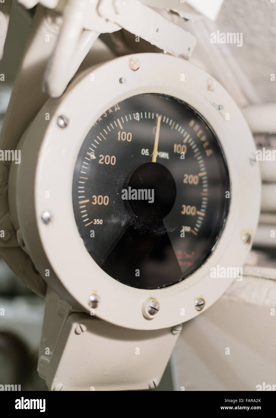 Ship engine telegraph instrument hi-res stock photography and images ...