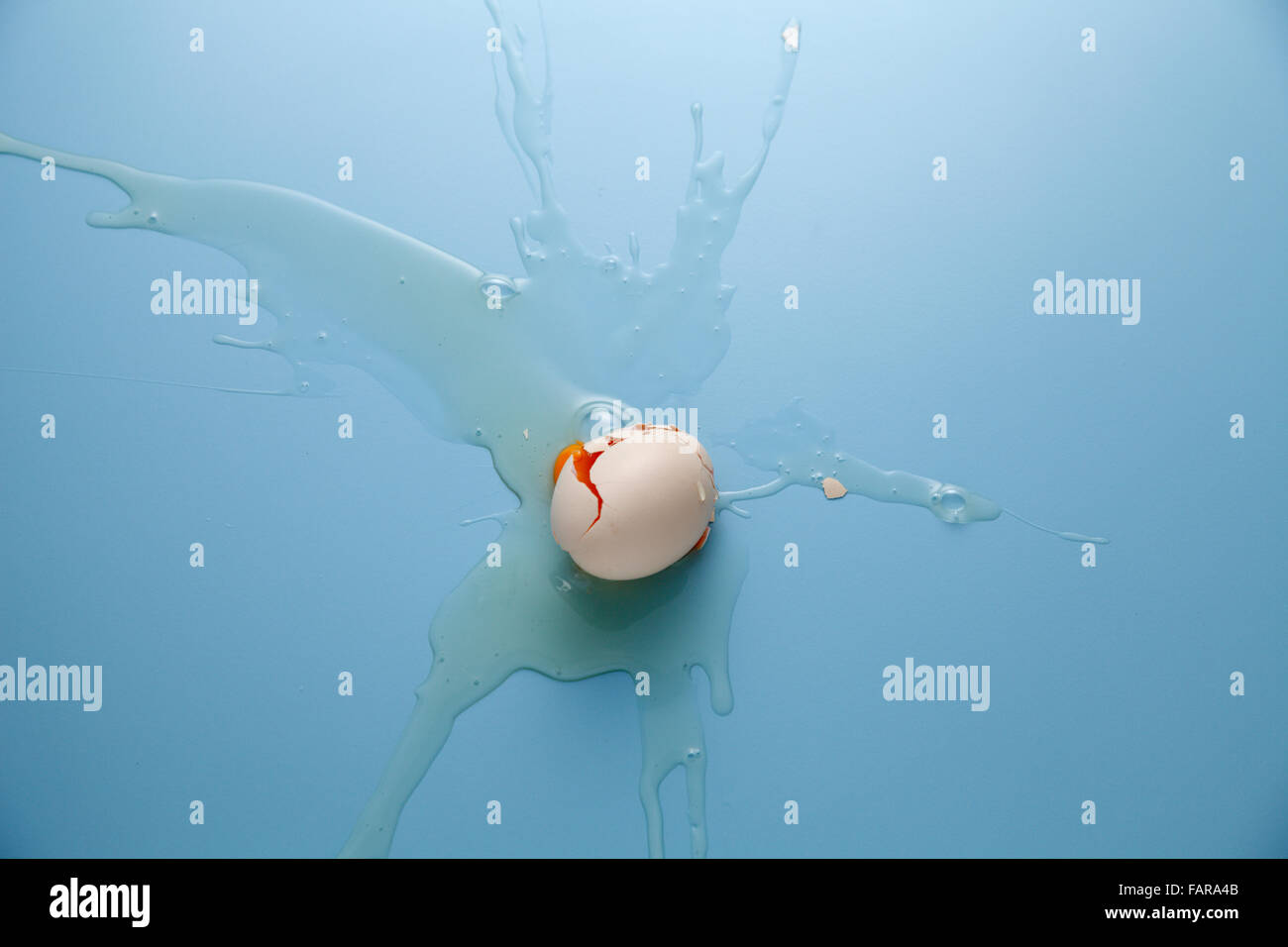 Egg splat hi-res stock photography and images - Alamy