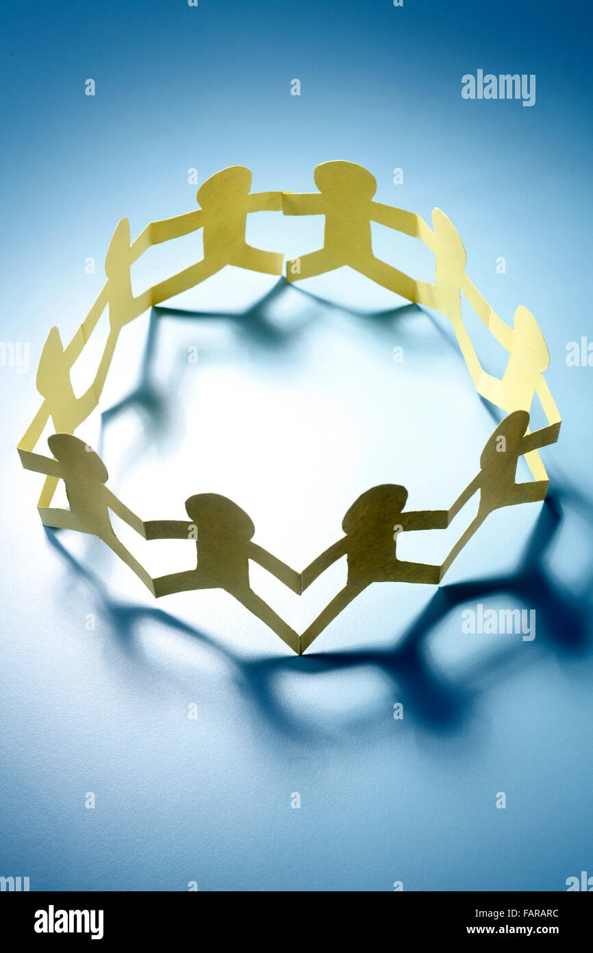 Yellow paper chain arranged into a circle Stock Photo - Alamy