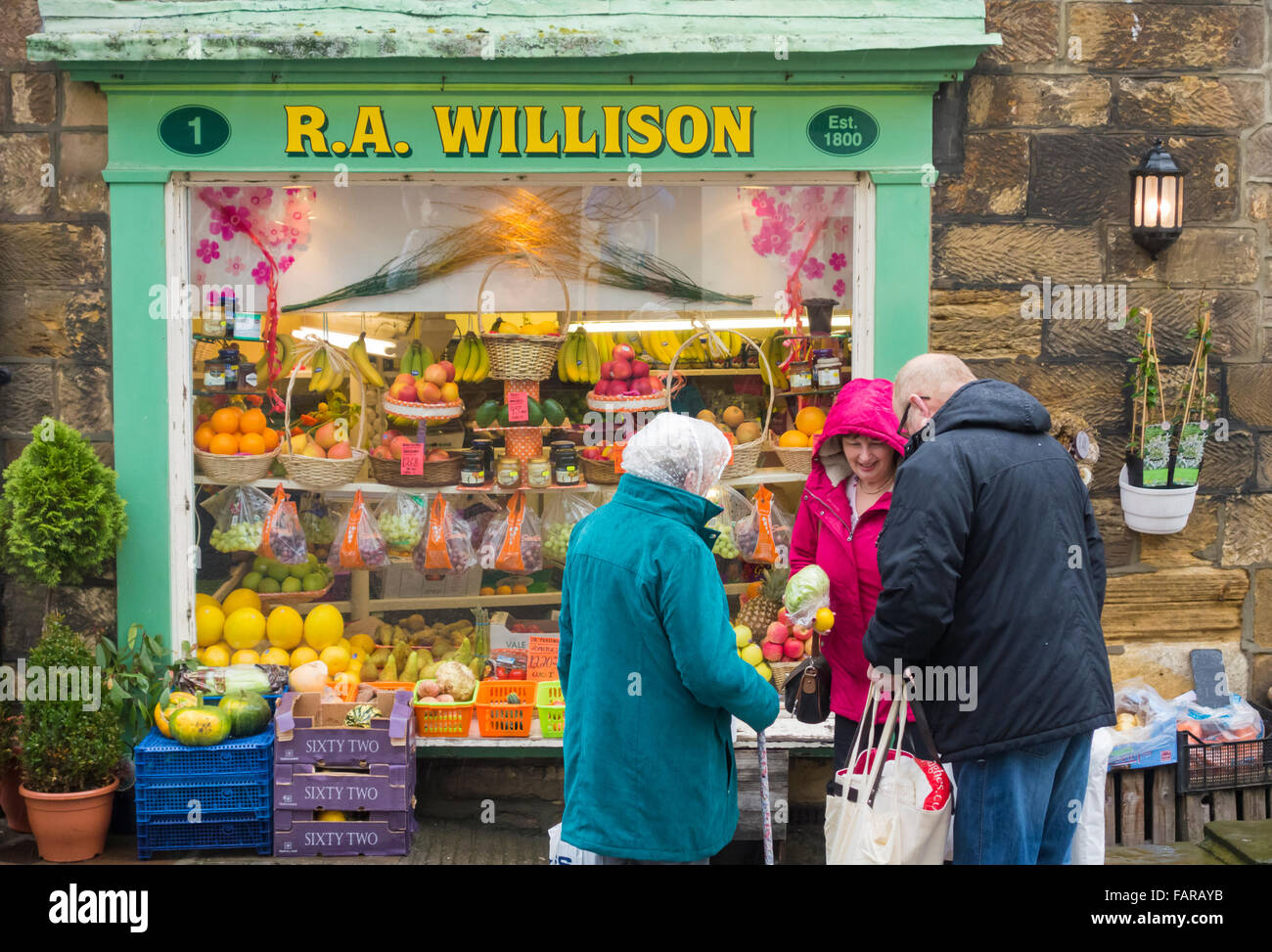 Whitby shop hi-res stock photography and images - Alamy