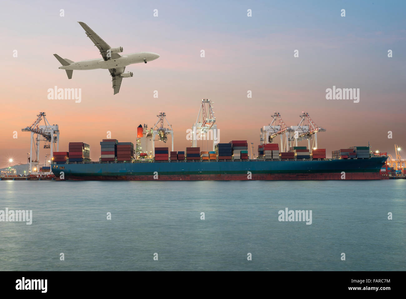 Air cargo loading hi-res stock photography and images - Alamy