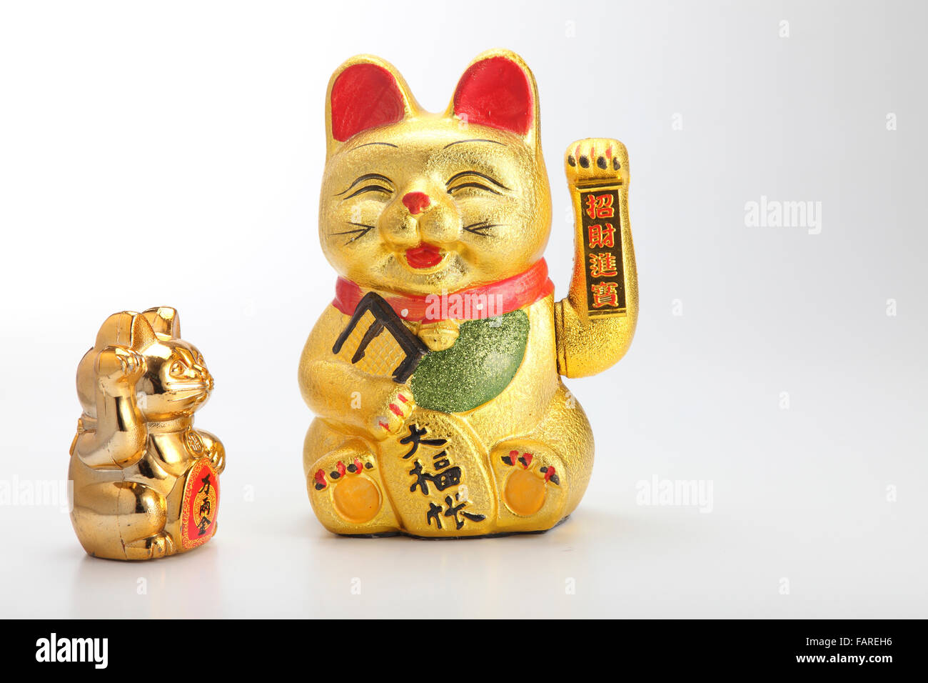 Chinese cat waving hi-res stock photography and images - Alamy