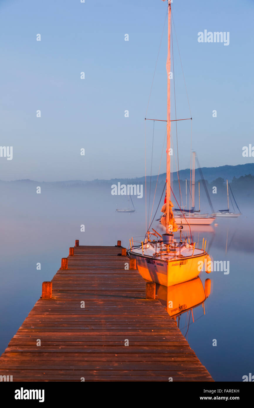 England, Cumbria, Lake District, Windermere, Wooden Jetty Stock Photo ...