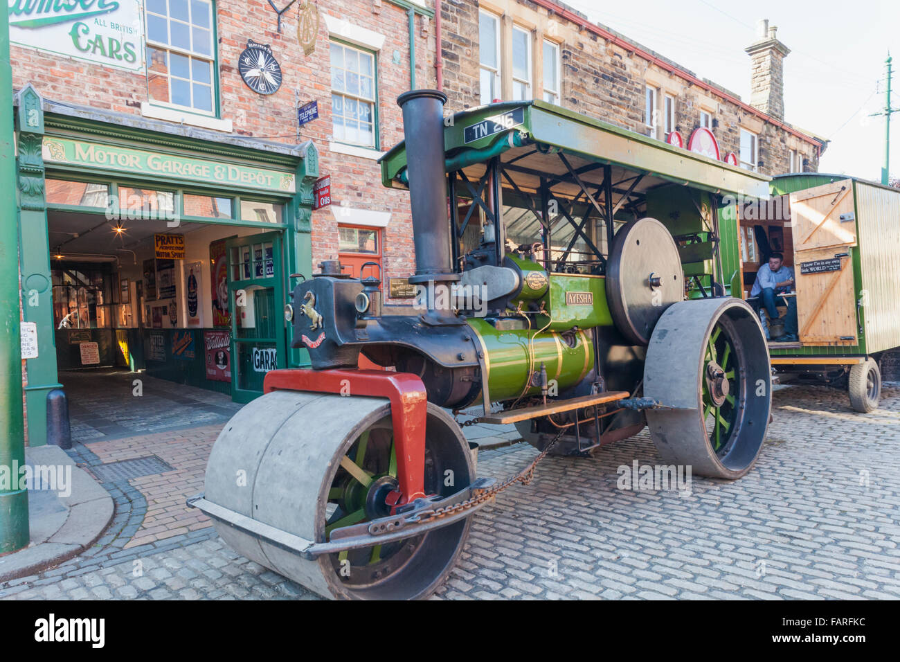 Vintage steamroller hi-res stock photography and images - Alamy