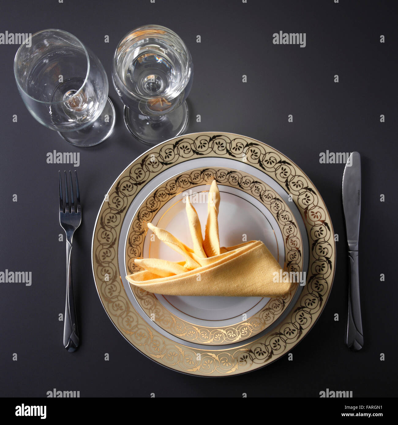 Gold cutlery set hi-res stock photography and images - Alamy