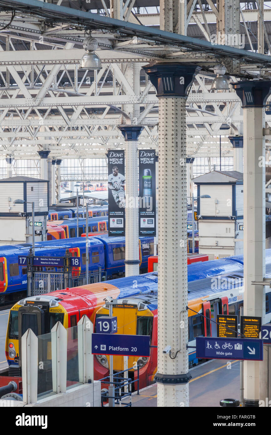 Waterloo station interior hi-res stock photography and images - Alamy
