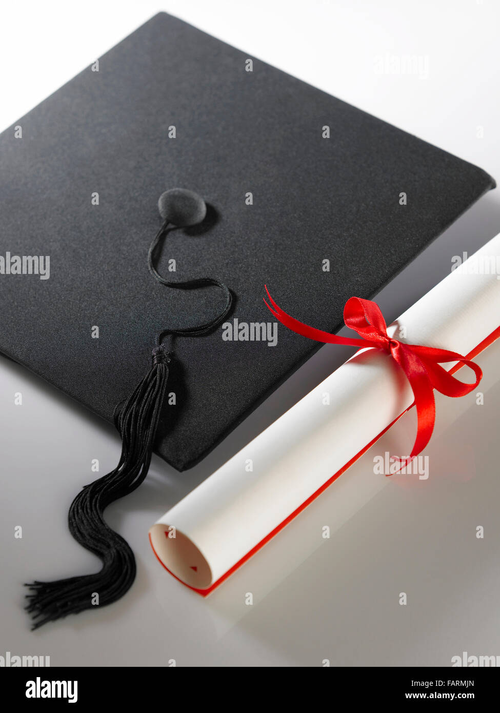 Graduation cap diploma hi-res stock photography and images - Alamy