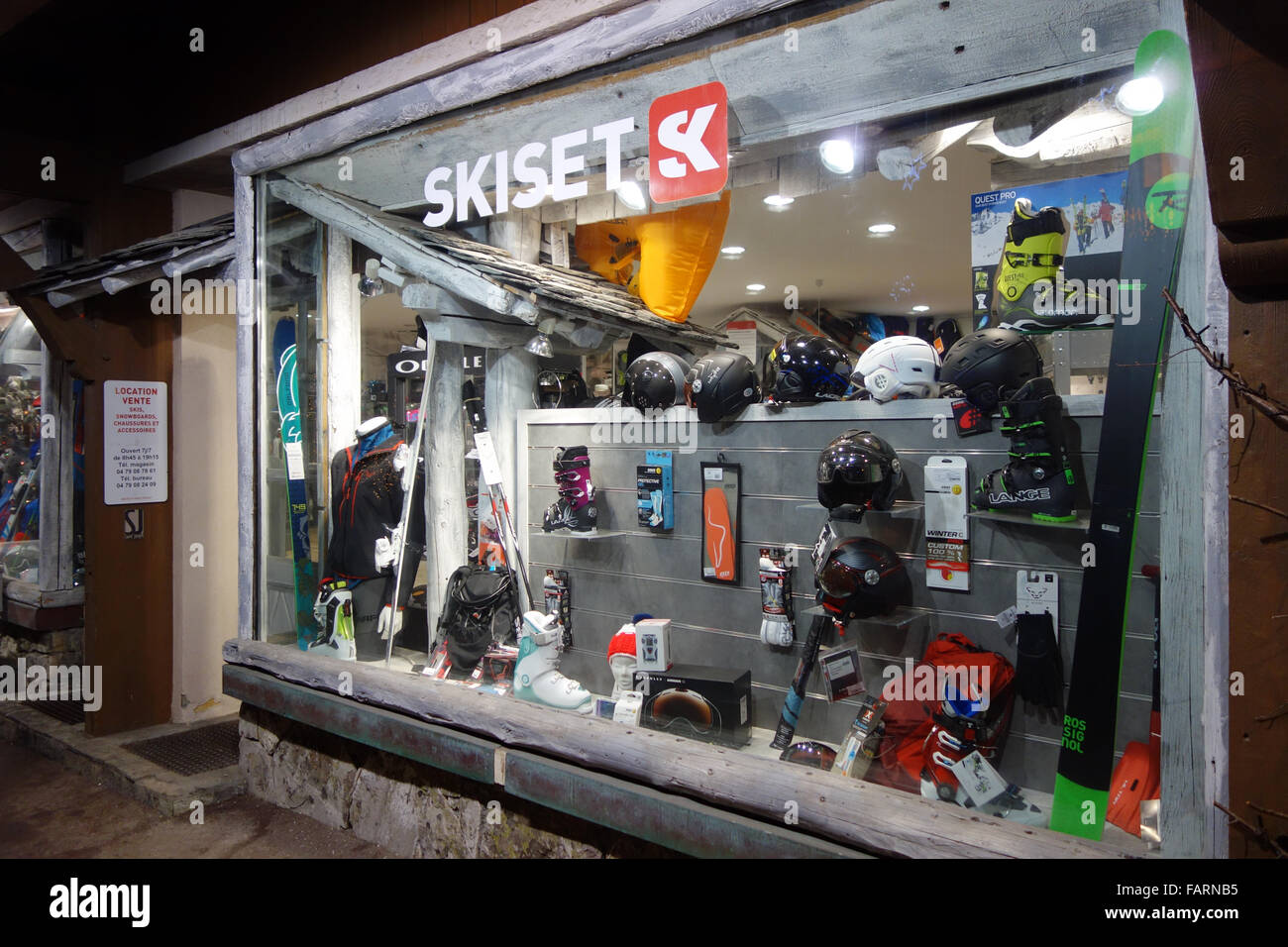 Ski hire shop hi-res stock photography and images - Alamy