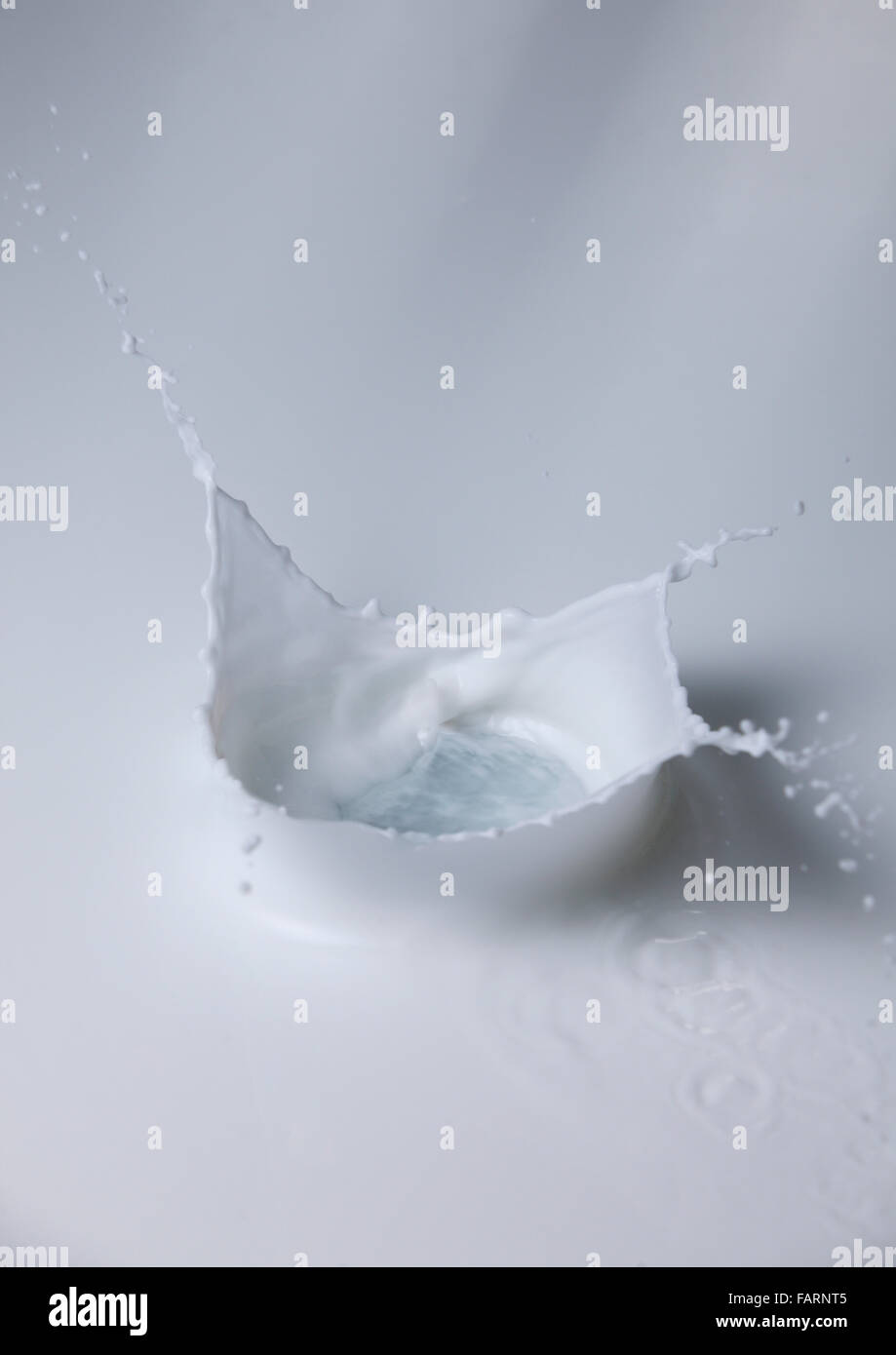 White liquid hi-res stock photography and images - Alamy