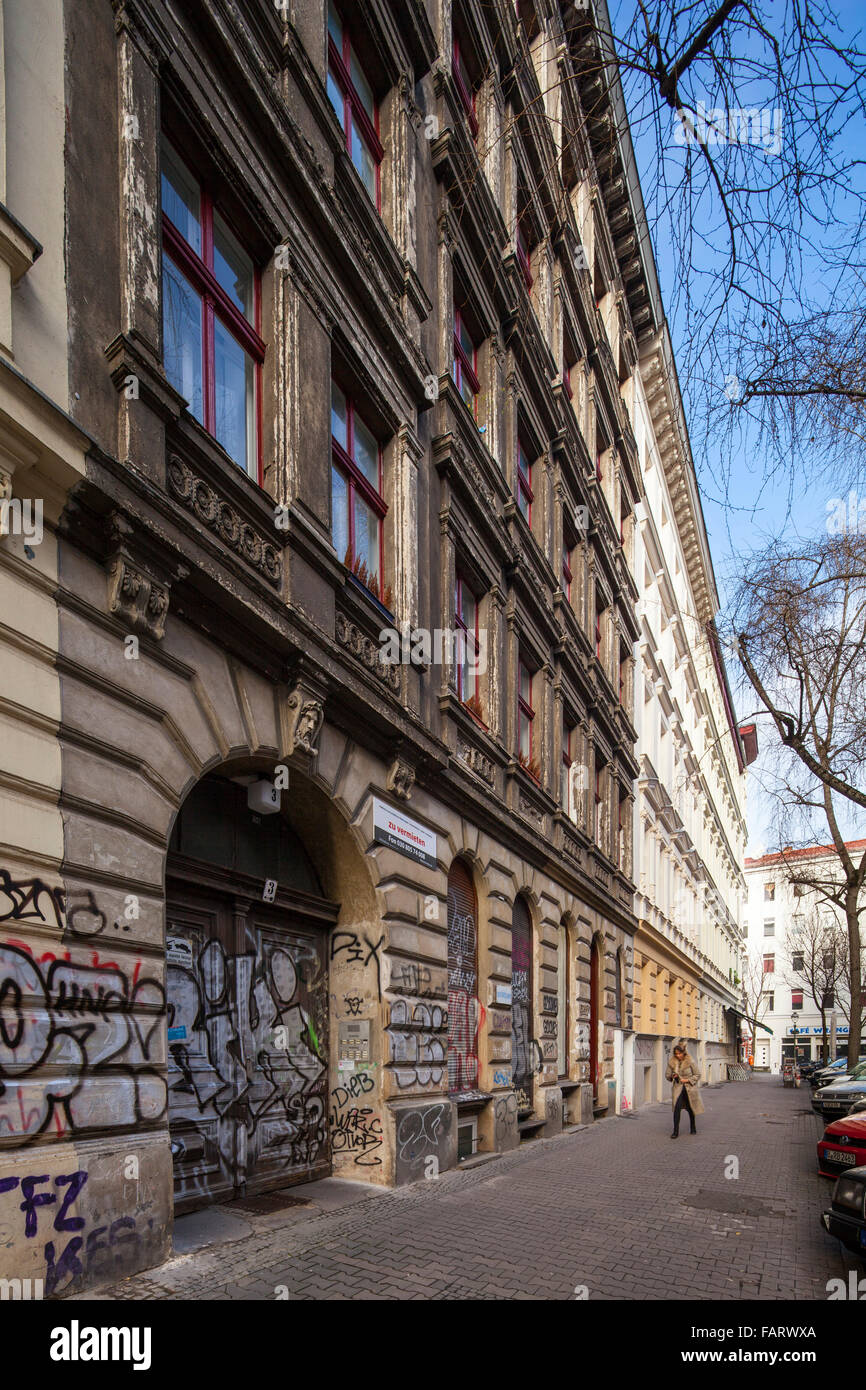 Historic run down buildings hi-res stock photography and images - Alamy