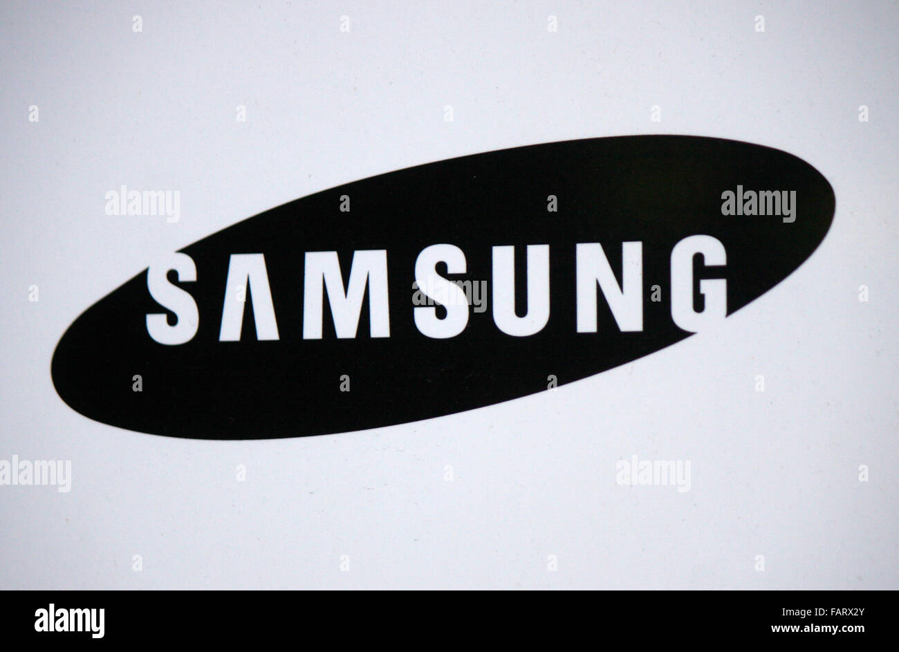 Samsung emblem hi-res stock photography and images - Alamy