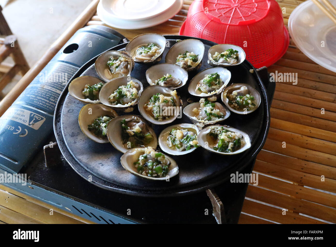 River clams hi-res stock photography and images - Alamy