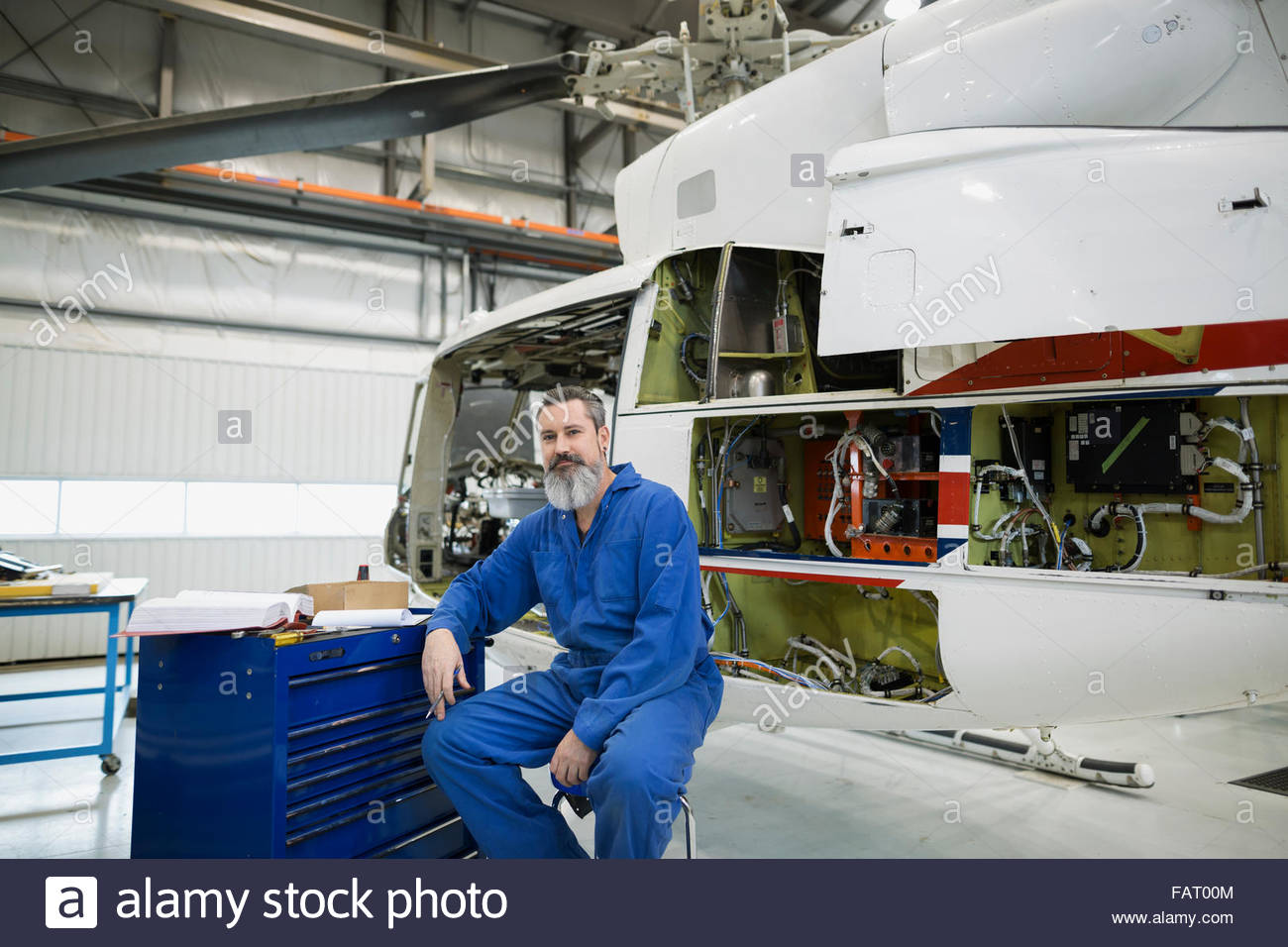 Mechanic airplane hi-res stock photography and images - Alamy