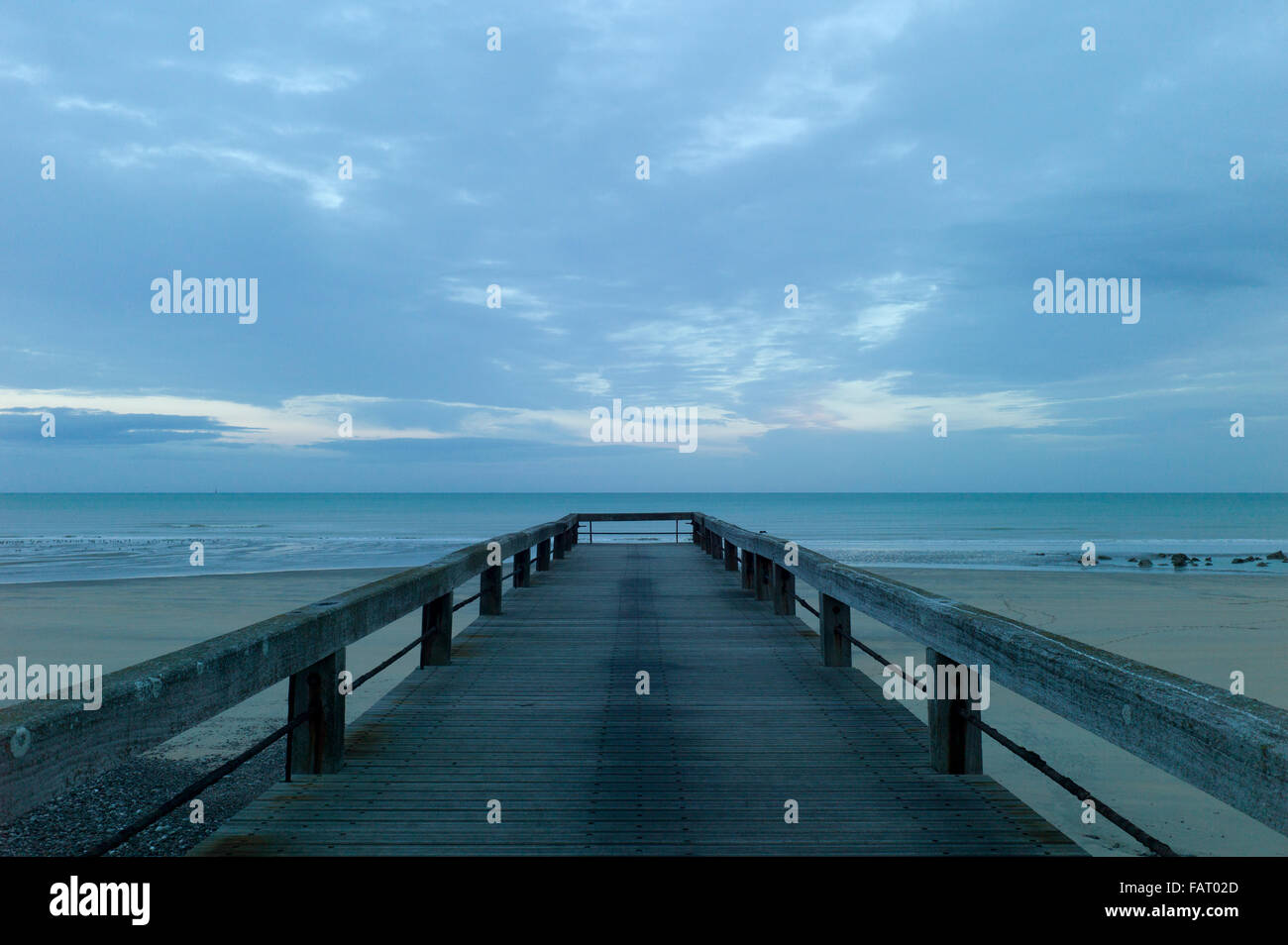 Empty beach with pier hi-res stock photography and images - Alamy