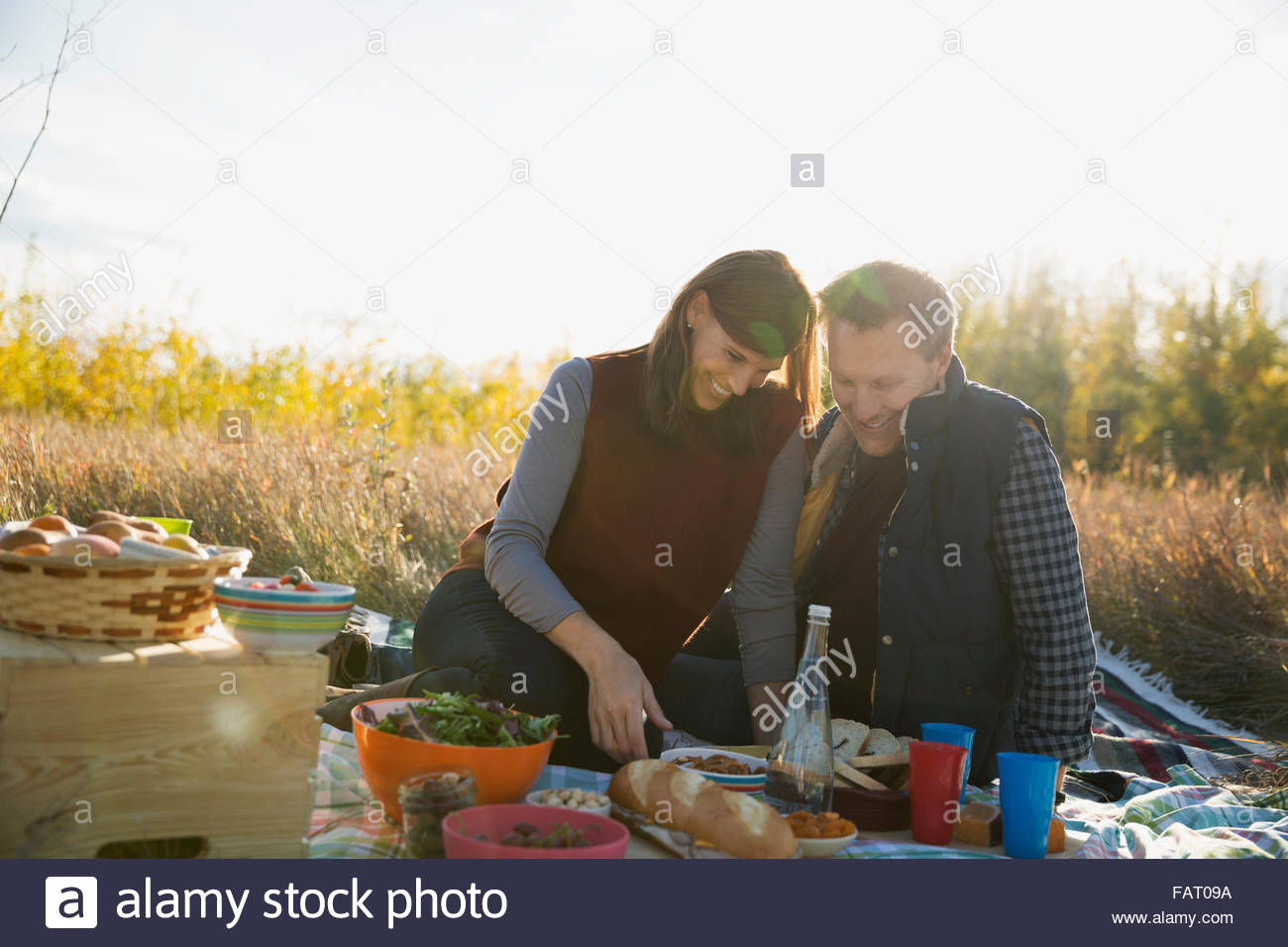 Man and woman in the field hi-res stock photography and images - Alamy