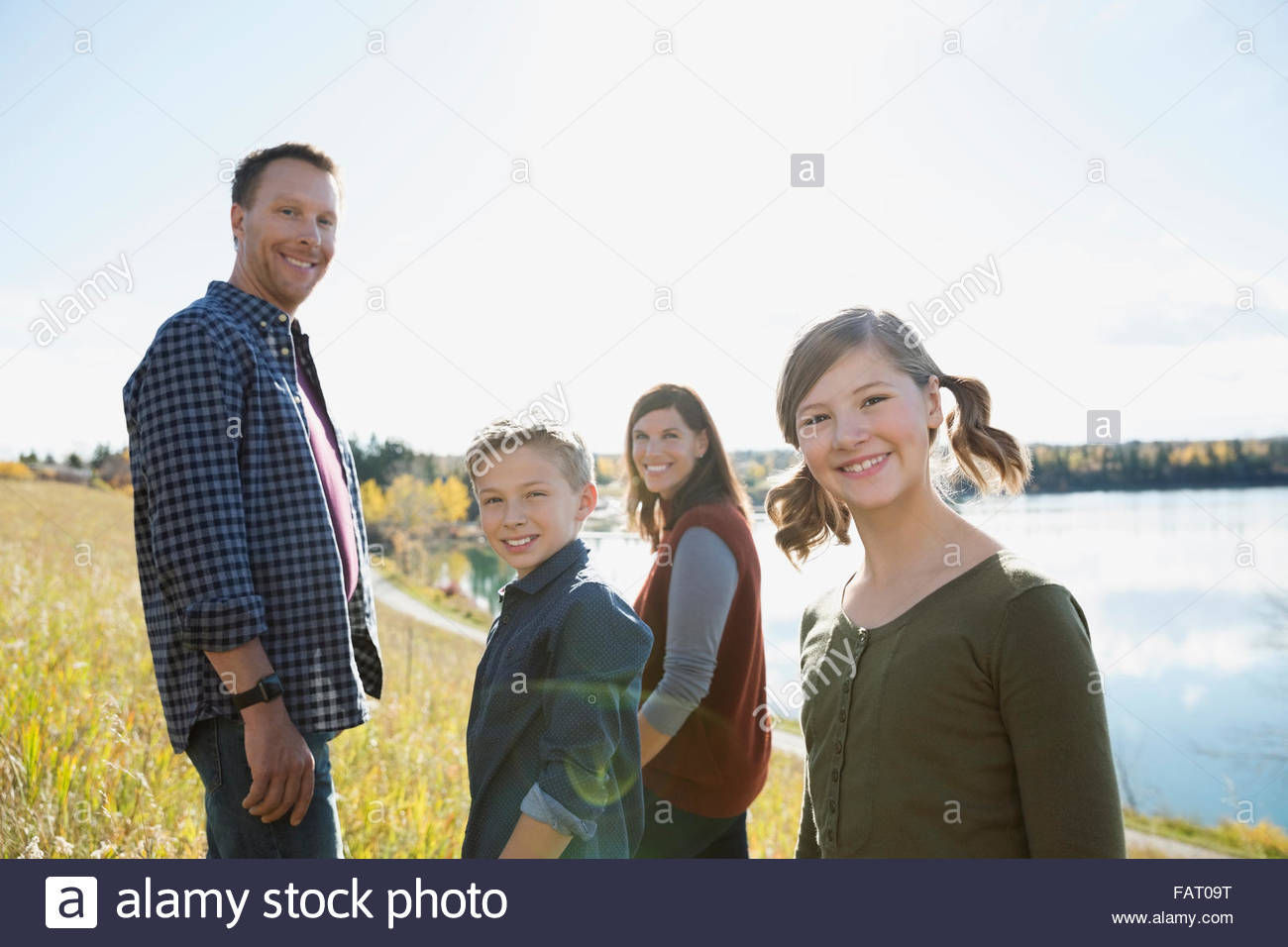 Family in the field hi-res stock photography and images - Alamy