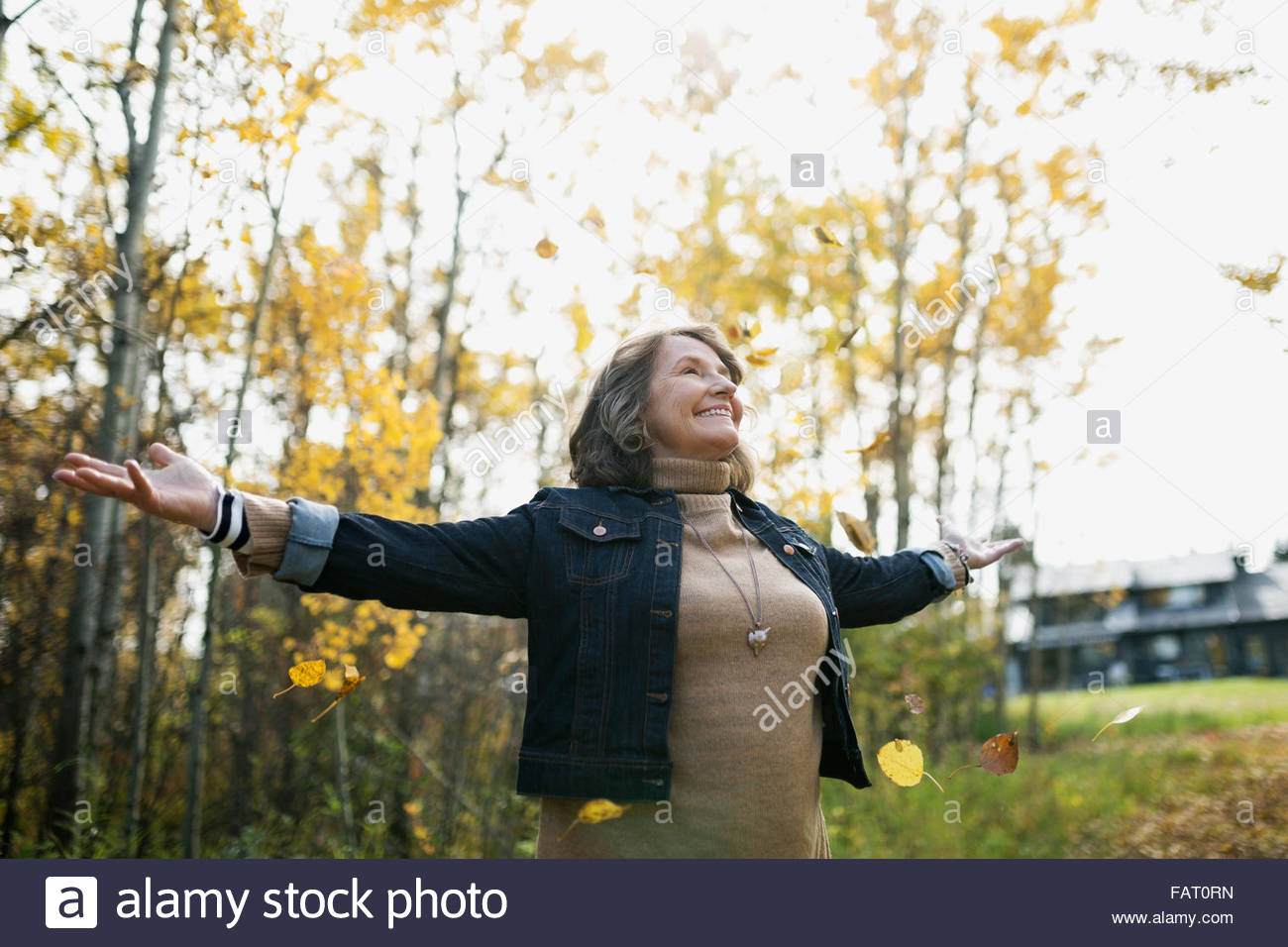Arms falling hi-res stock photography and images - Alamy