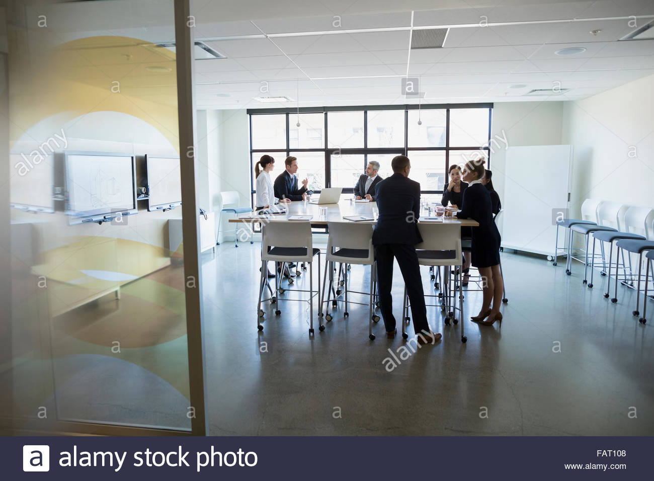 Standing business meeting hi-res stock photography and images - Alamy