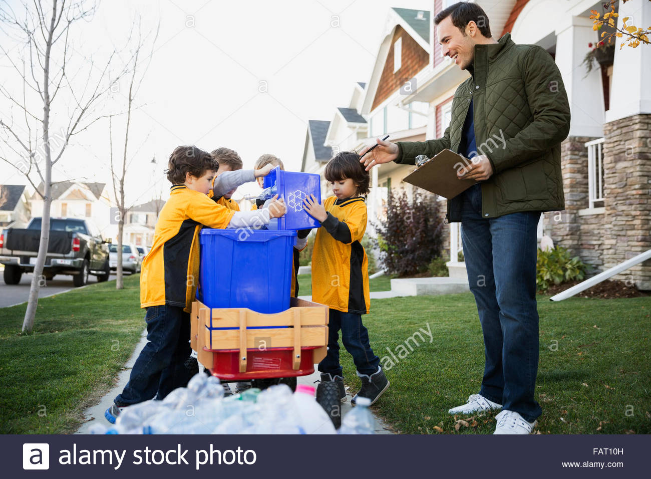 Neighborhood recycling hi-res stock photography and images - Alamy