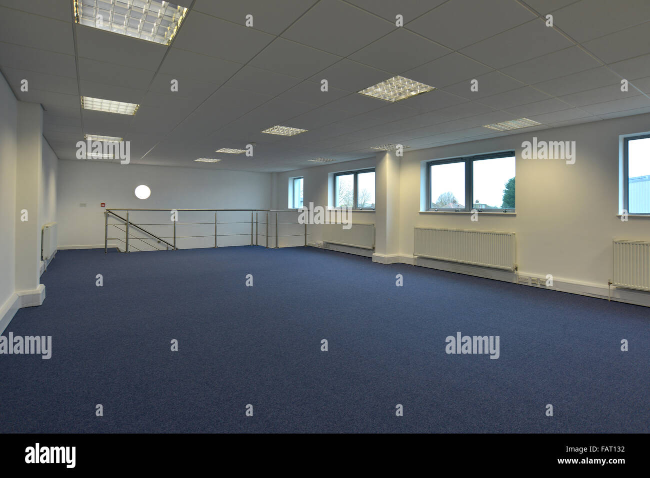 Empty office interior hi-res stock photography and images - Alamy