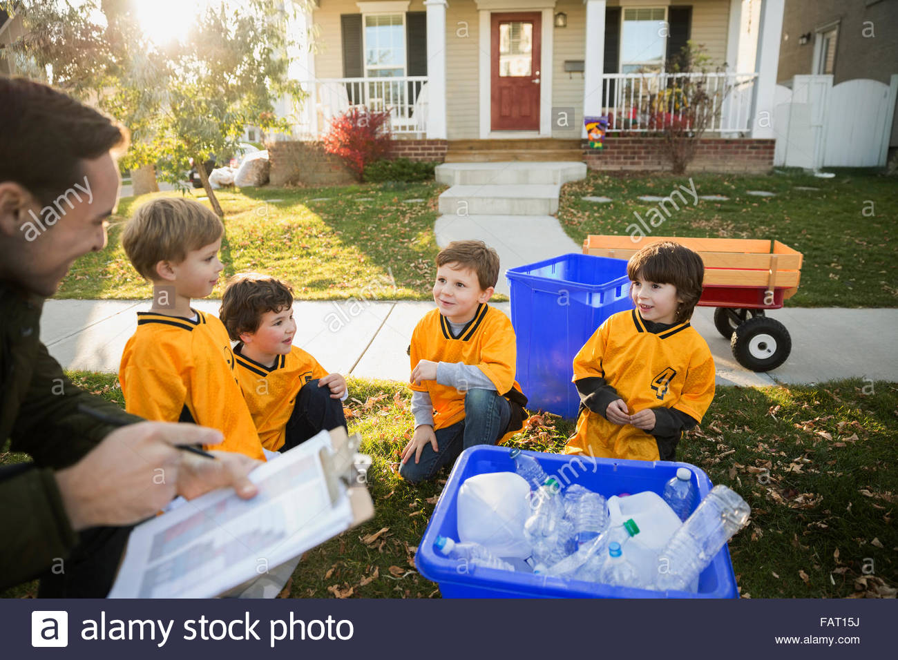 Neighborhood recycling hi-res stock photography and images - Alamy
