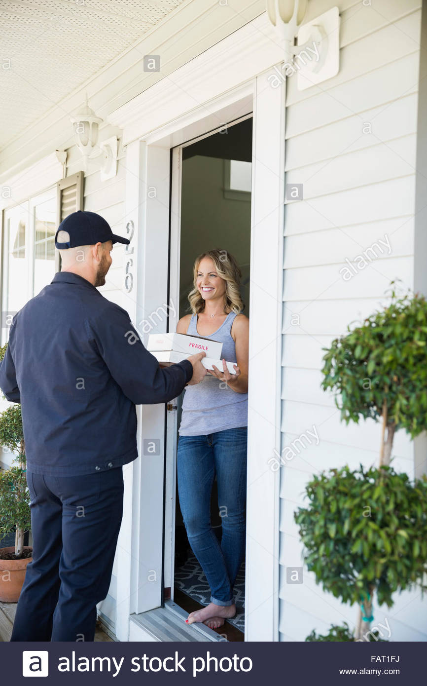 Delivery to your door hi-res stock photography and images - Alamy