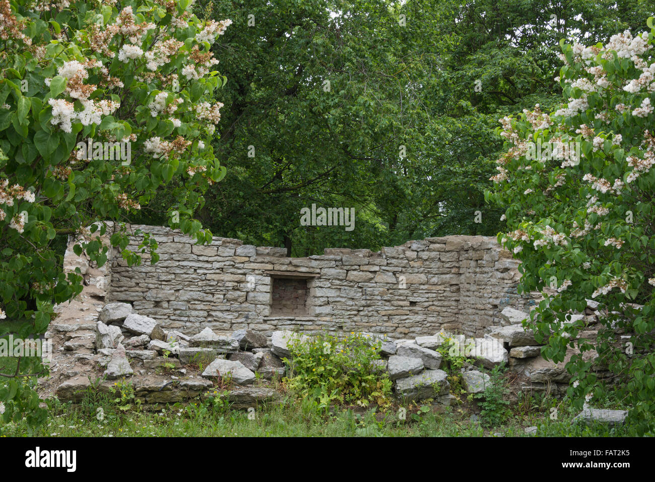 Collapsed Stone Wall High Resolution Stock Photography and Images - Alamy