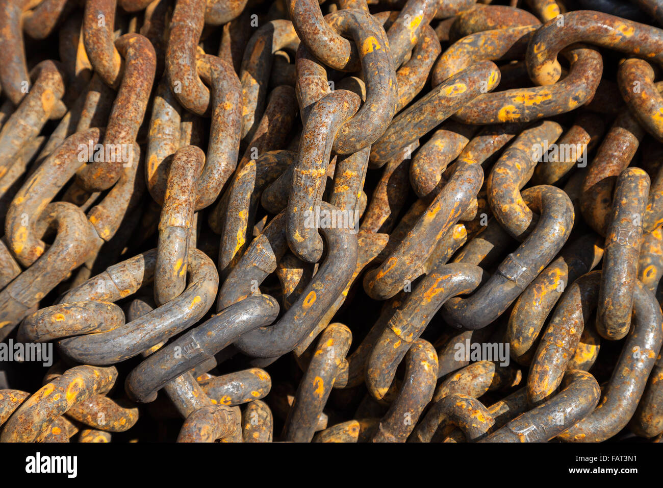 Old rust metal chain heap texture industrial abstract background Stock ...