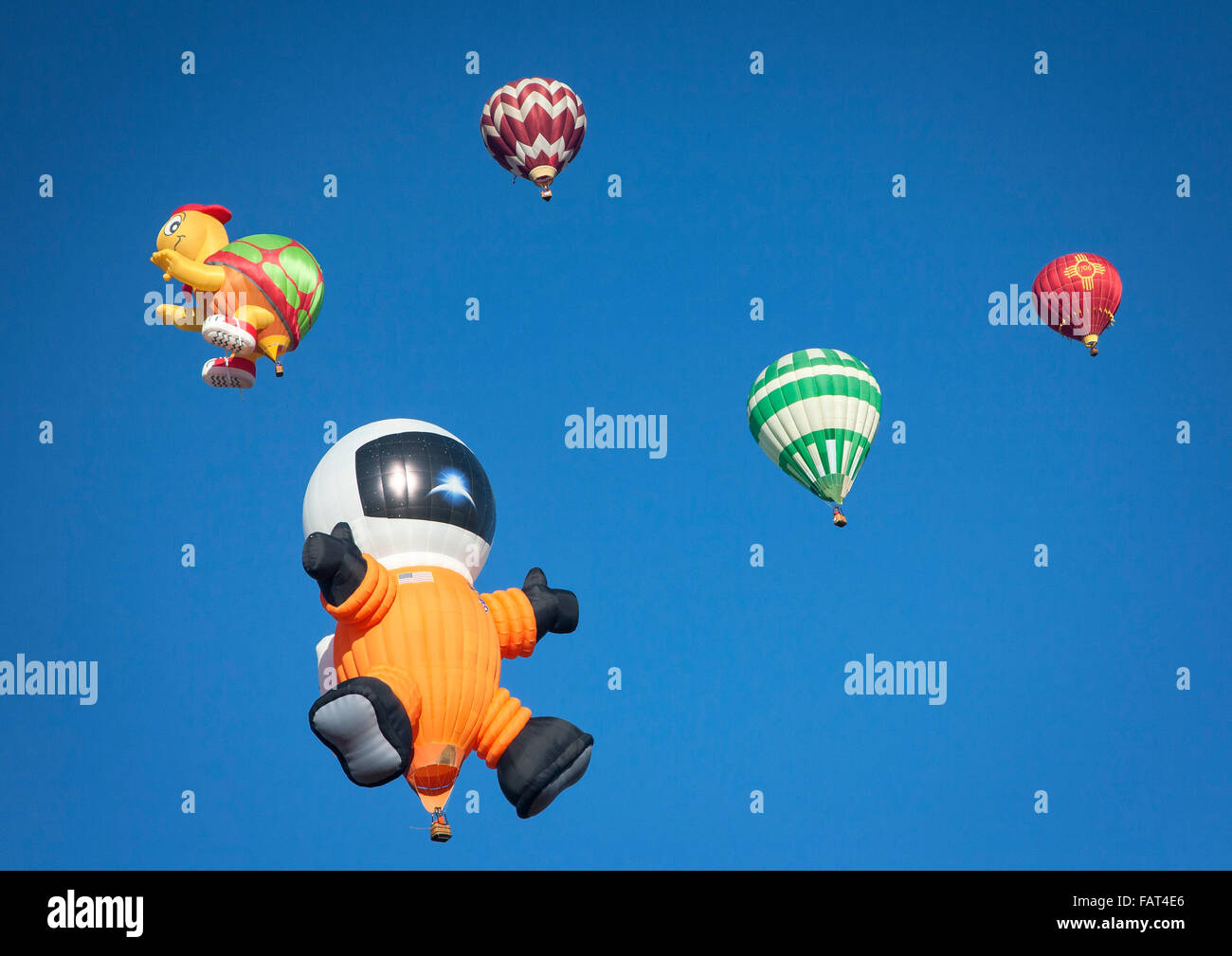 Hot air balloons in flight hi-res stock photography and images - Alamy