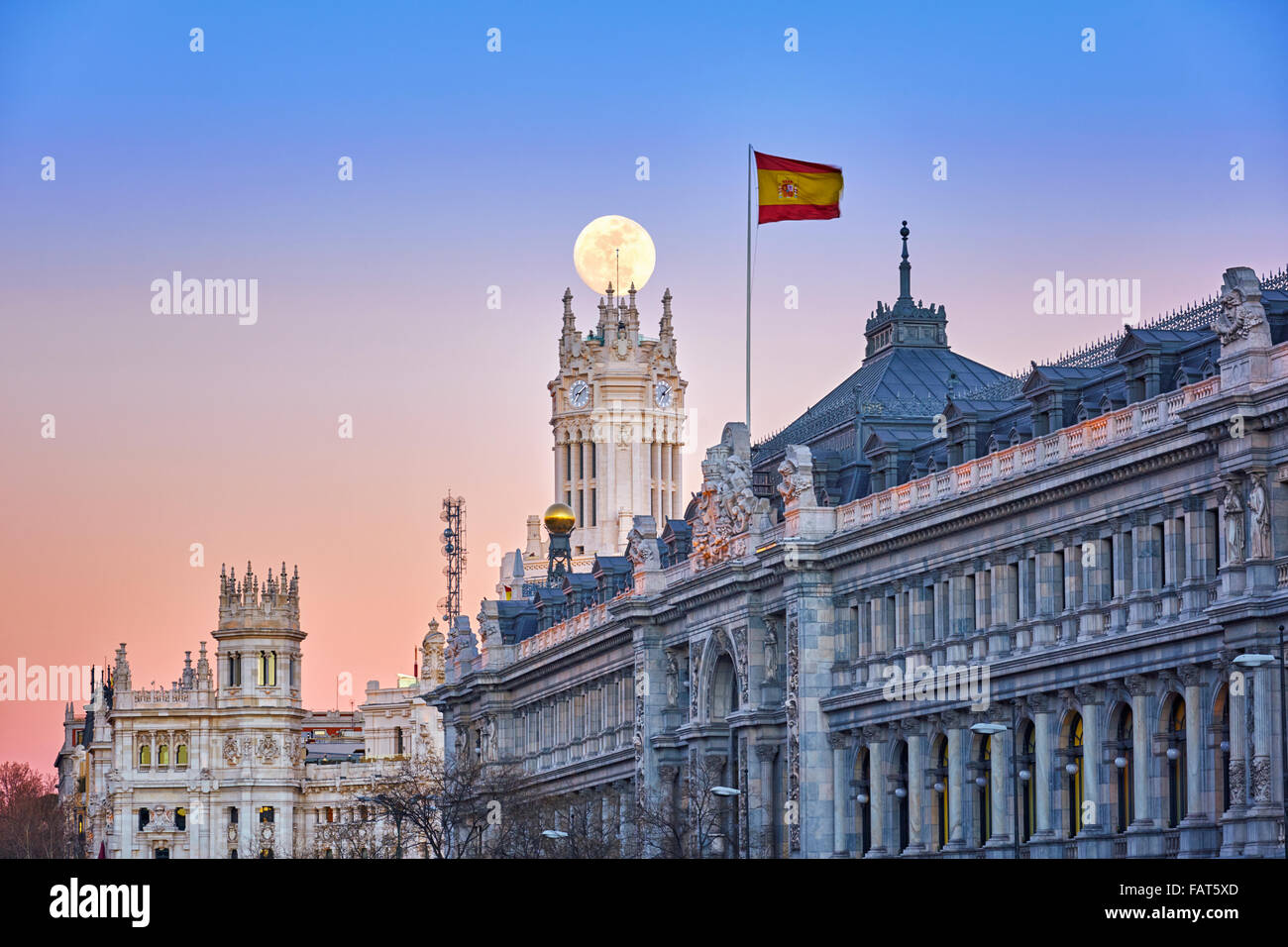Detail of the Bank of Spain facade and the city hall at Cibeles square ...