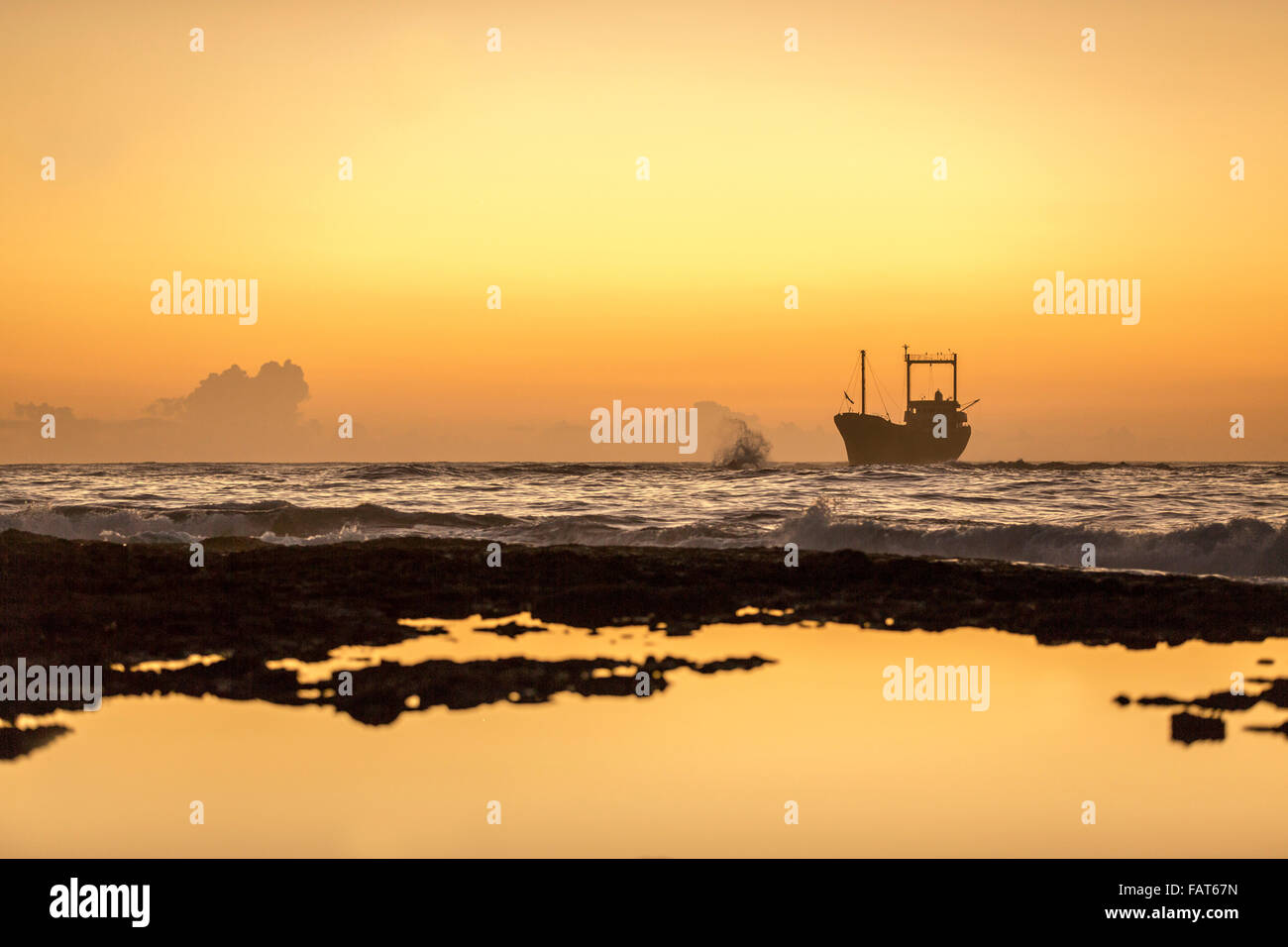 Shipping cyprus hi-res stock photography and images - Alamy