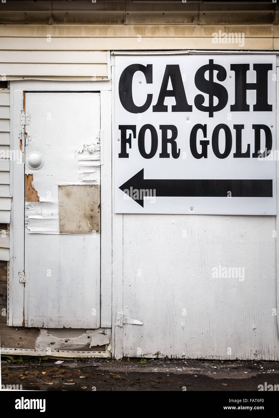 Funny homemade sign, cash for gold Stock Photo - Alamy