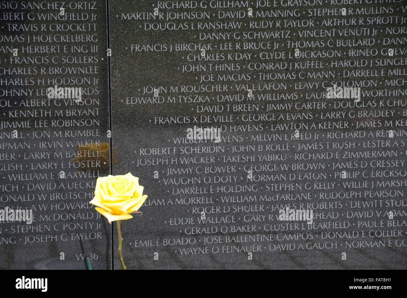 vietnam memorial washington wall names Stock Photo - Alamy