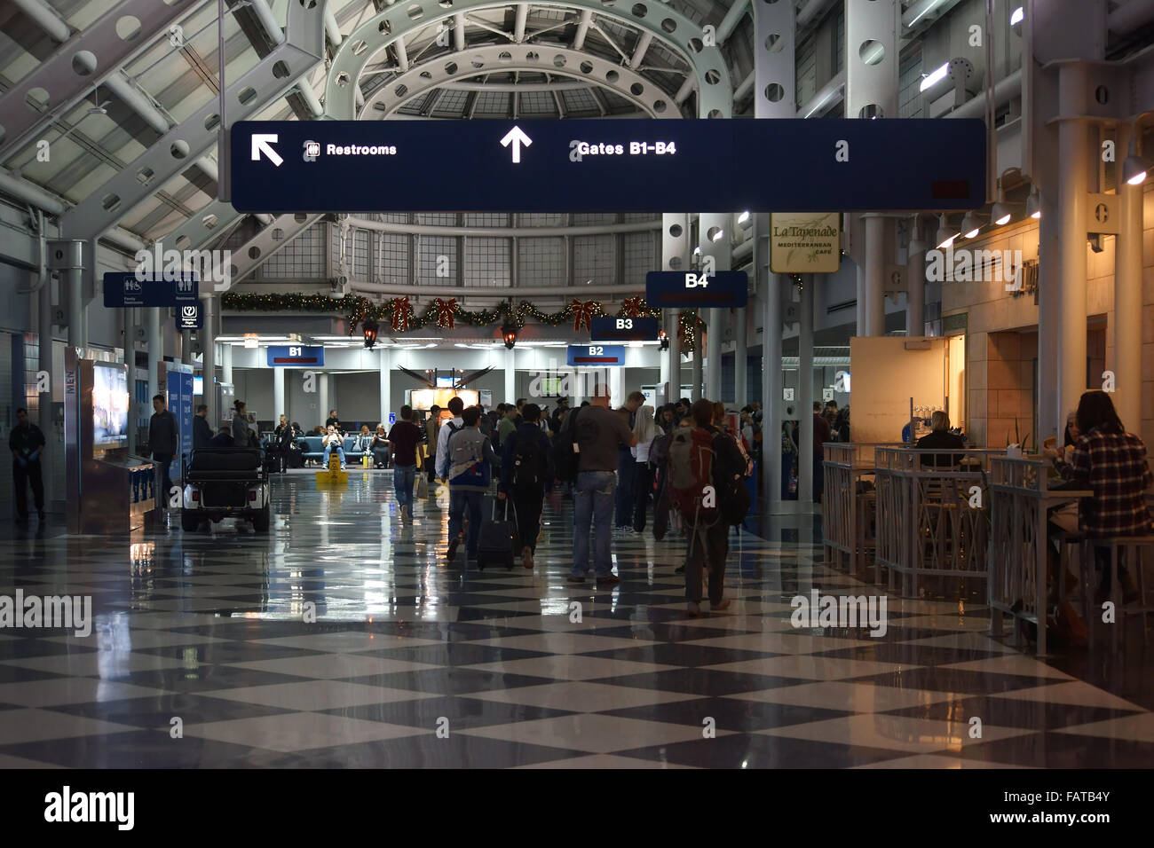 Chicago airport hi-res stock photography and images - Alamy