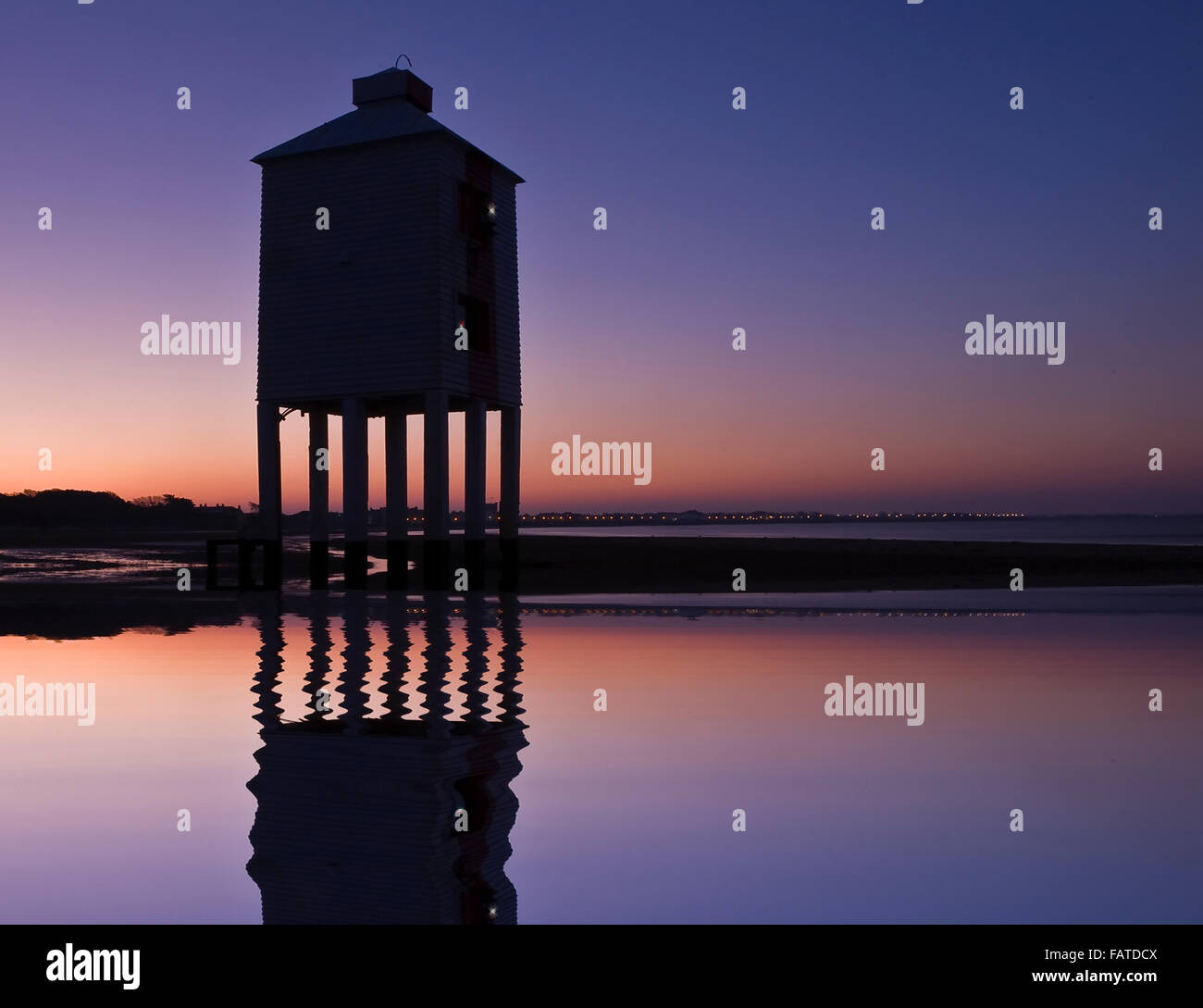 Burnham-on-sea nine leg low lighthouse at dawn Stock Photo - Alamy
