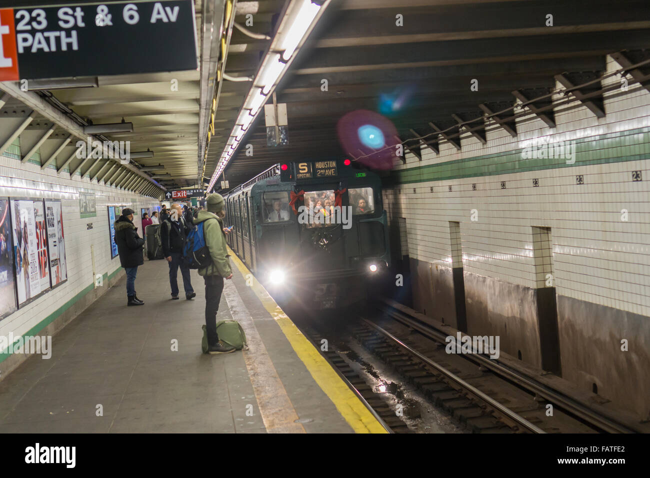 A vintage MTA Nostalgia Train Christmas season train arrives at the ...