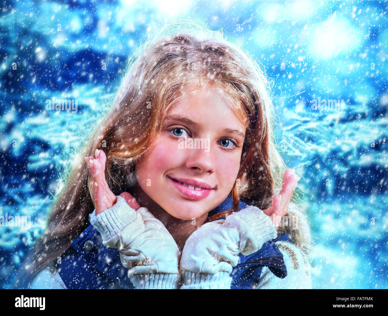Catch snowflakes hi-res stock photography and images - Alamy