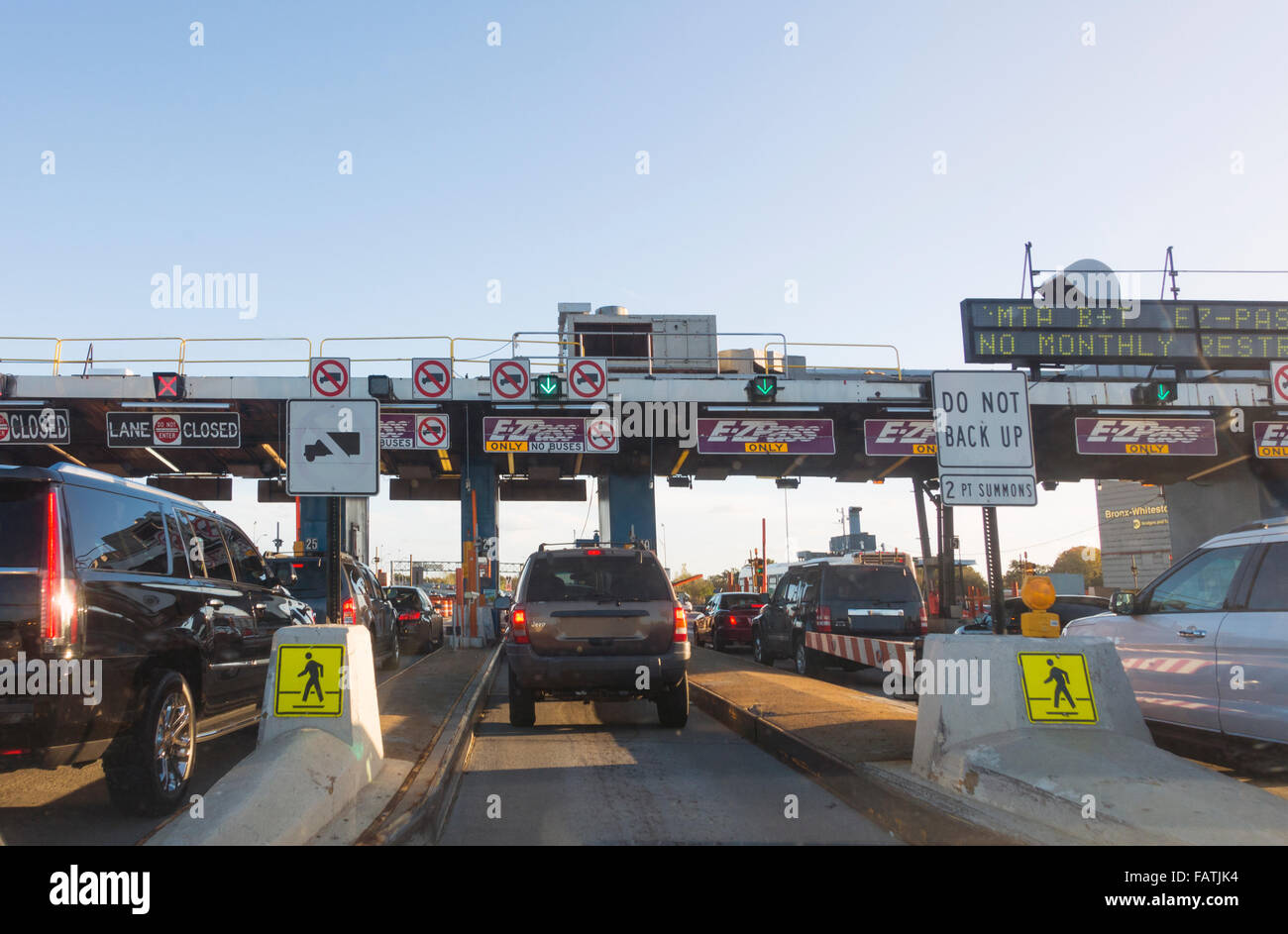 Signs bridge hi-res stock photography and images - Alamy