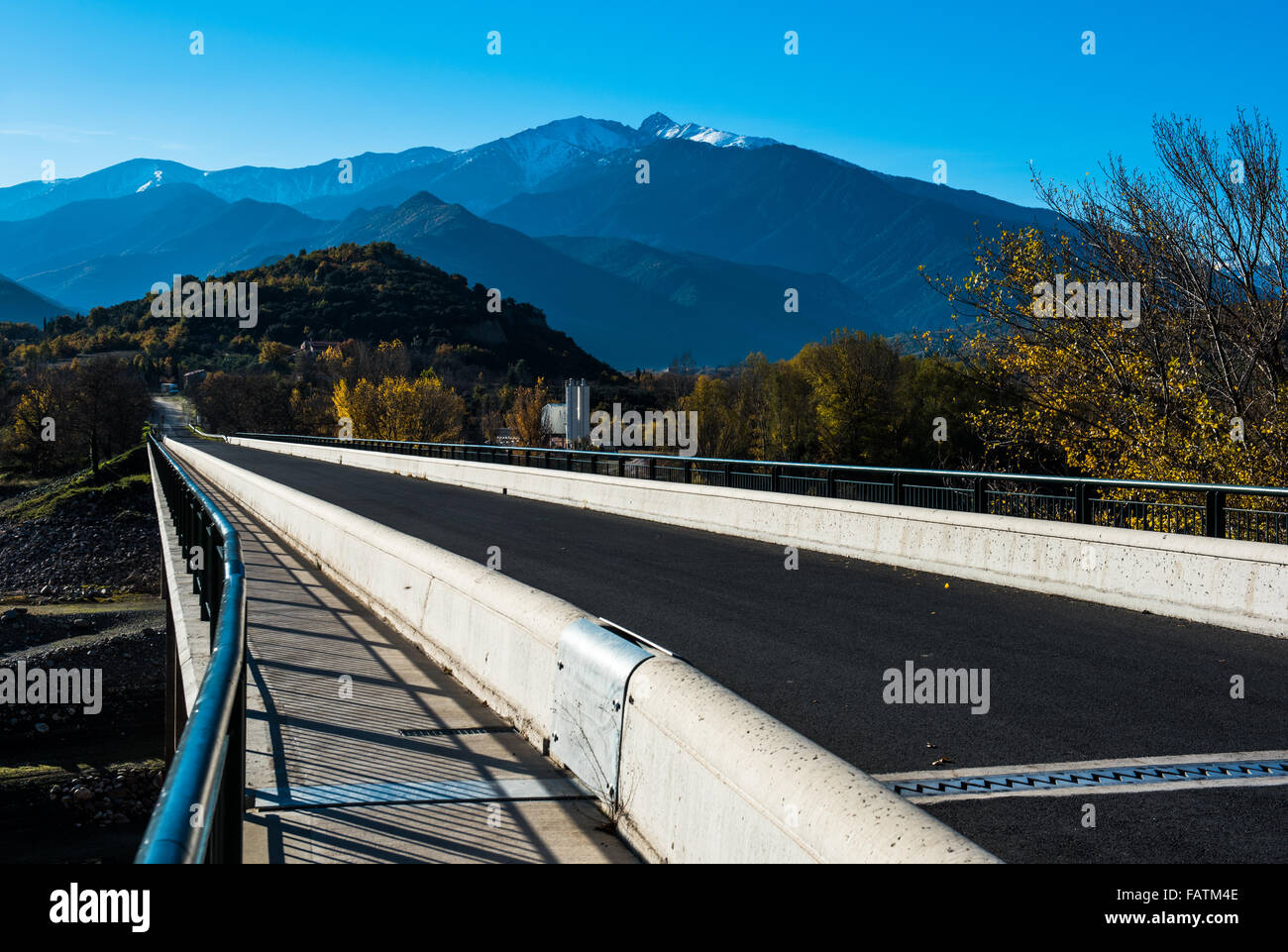 Bridge in the French Pyrenees and picturesque mountain range Stock ...