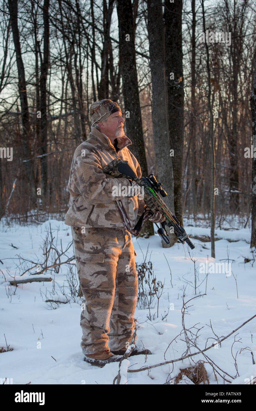 Man with crossbow hi-res stock photography and images - Alamy
