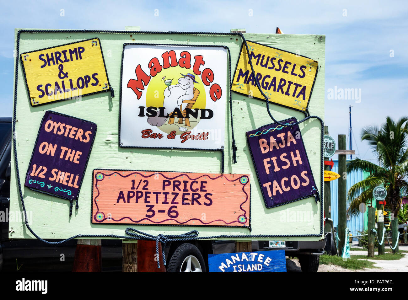 Florida manatee with fish hi-res stock photography and images - Alamy