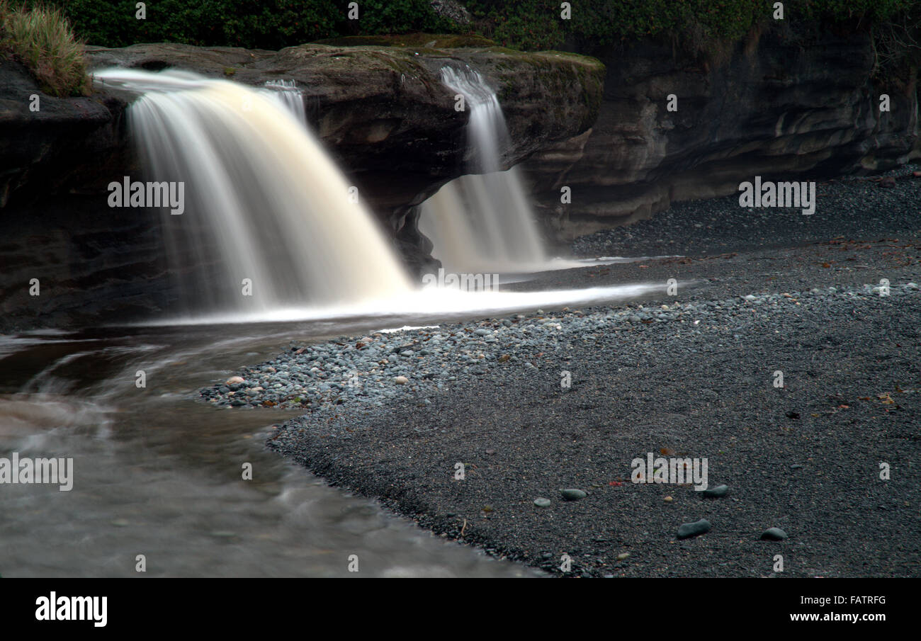 Sandcut beach waterfall hi-res stock photography and images - Alamy