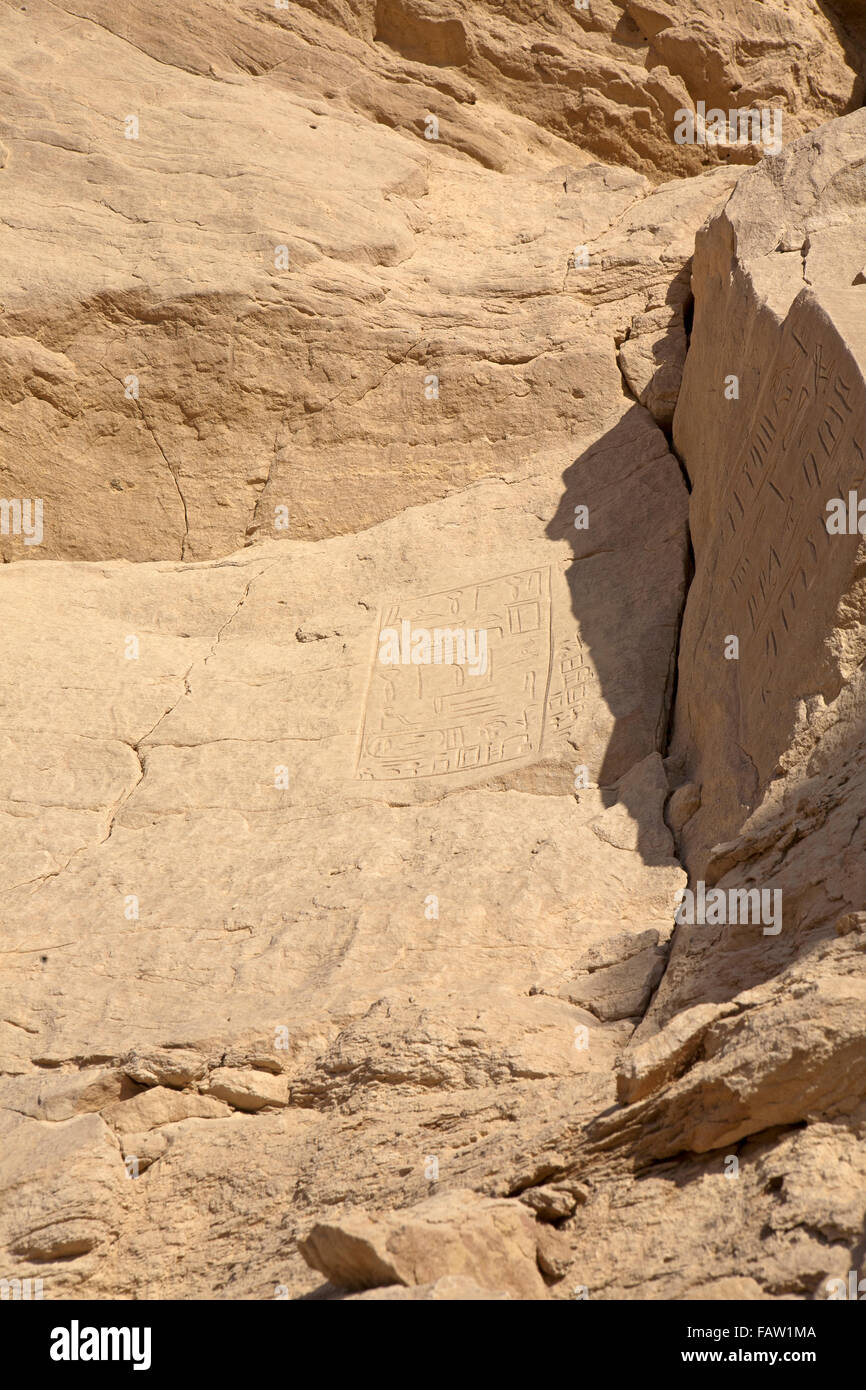 Inscriptions on Vulture Rock at entrance to Wadi Hellal, el Kab ...