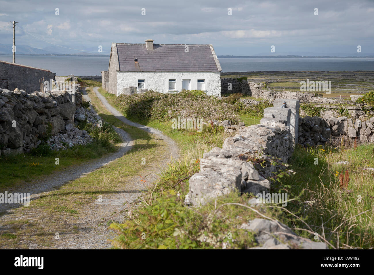 Accommodation inishmore hi-res stock photography and images - Alamy
