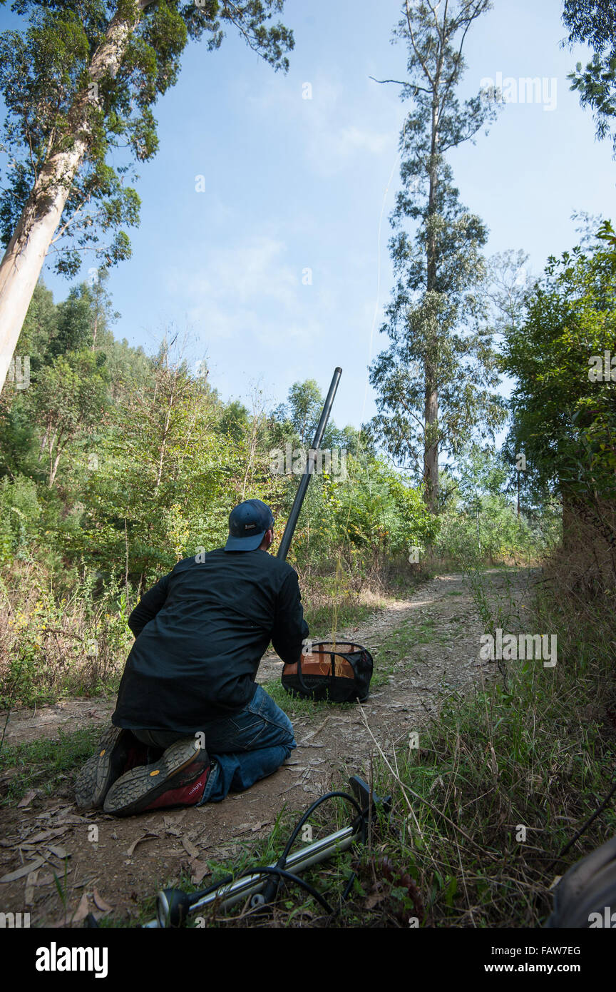 Coimbra, Portugal. 26th Sept, 2015. Syd Howells fires the rope into the ...