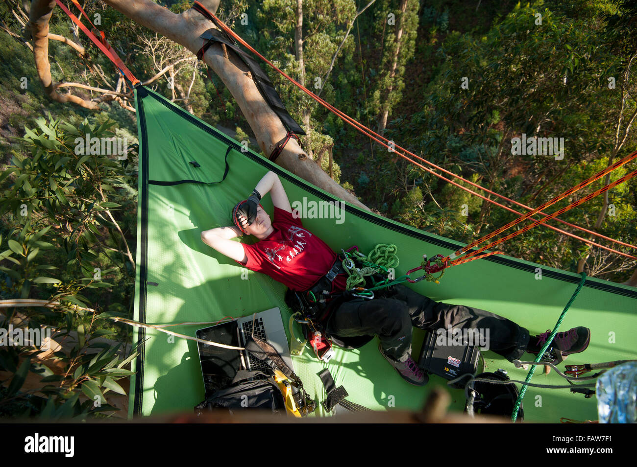 Coimbra, Portugal. 26th Sept, 2015. Vicki Tough on the Tentsile ...