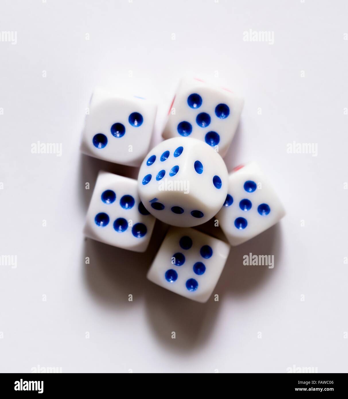 6 dice hi-res stock photography and images - Alamy